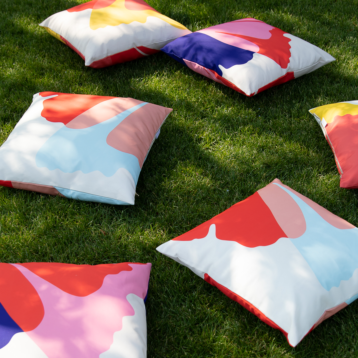 CUSHIONS– COMMON MODERN