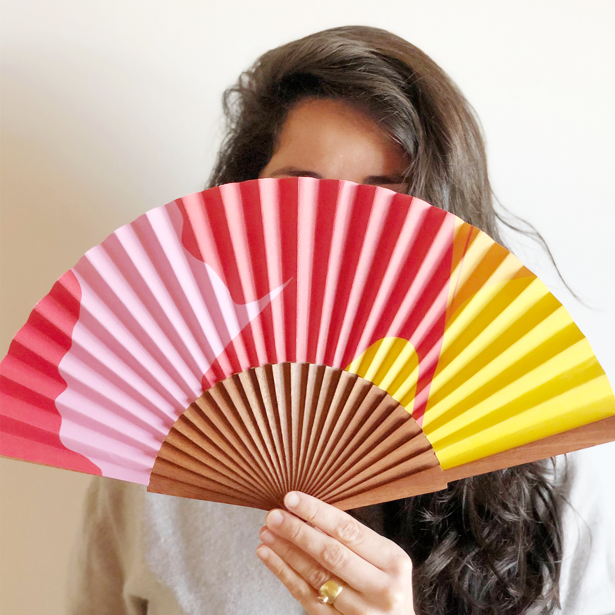 FOLDING FANS– COMMON MODERN